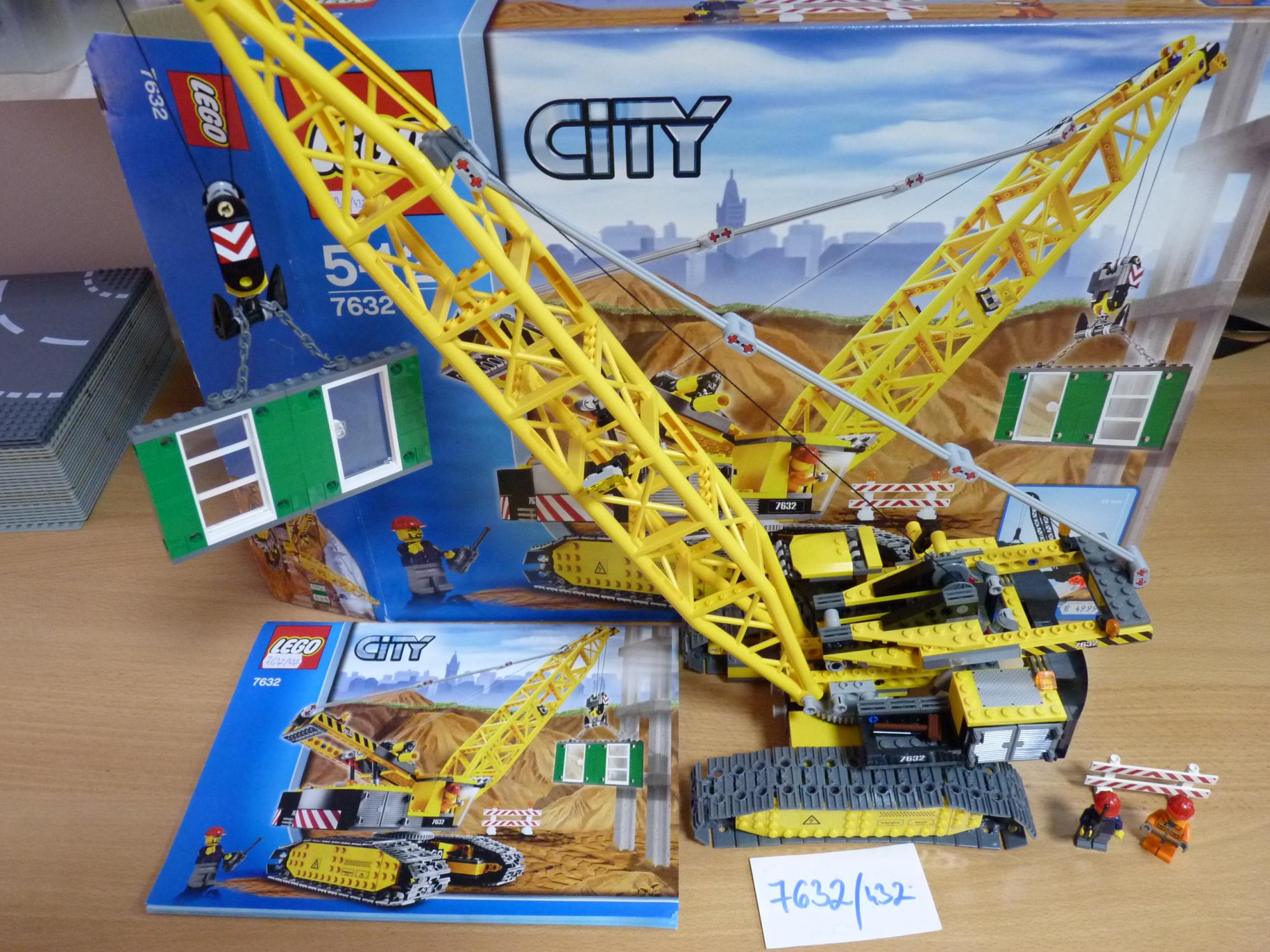 LEGO Lánctalpas daru - Kockafalu